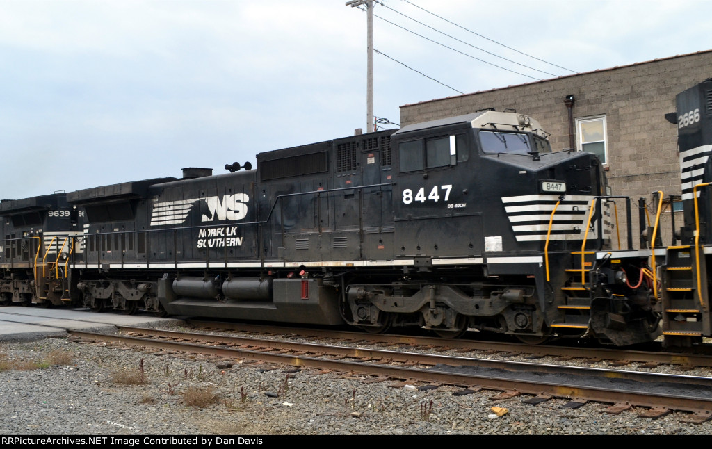 NS C40-8W 8447 on 38G
